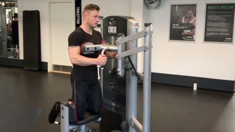 Torso Rotation Machine: How To Do, Muscles Worked, Benefits